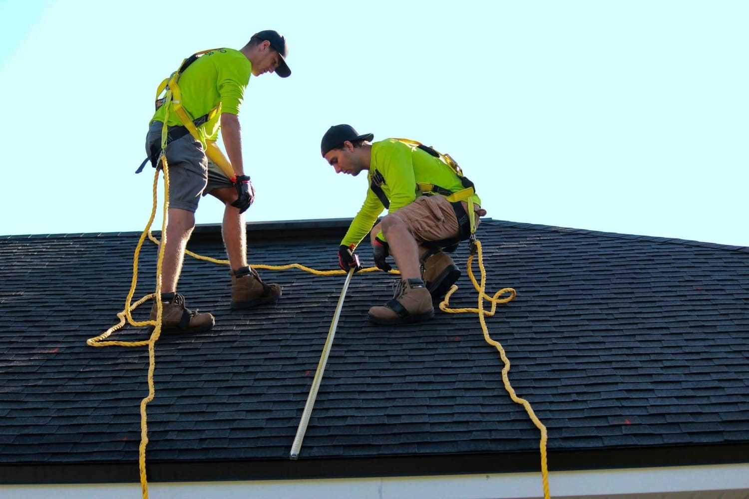 Roof Insurance: When Does Insurance Pay for New Roof vs Repairs?